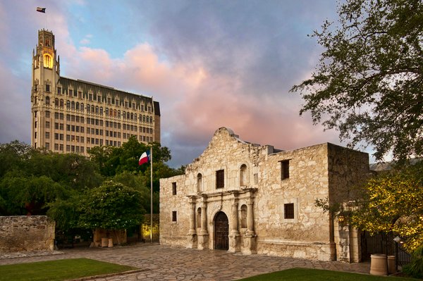 Alamo Plaza | The Alamo